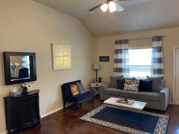 The B Haus|| Family Friendly Home 🧸 - Marion, TX