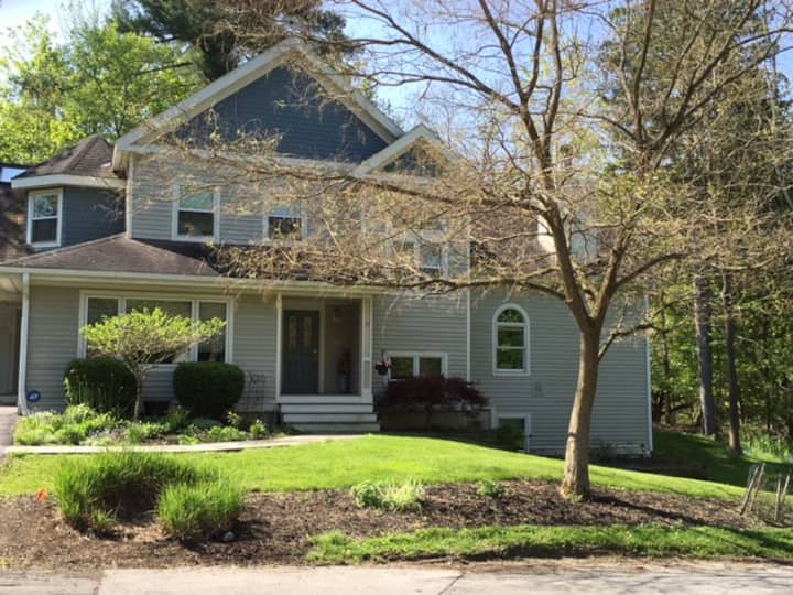 Modern Studio Apartment- Close To Cornell U. - Ithaca, NY