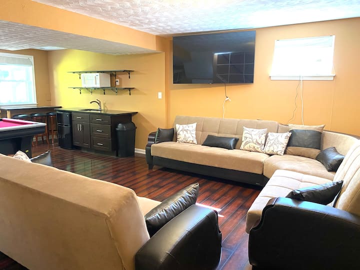 Spacious Daylight Basement Apt - Kensington, MD