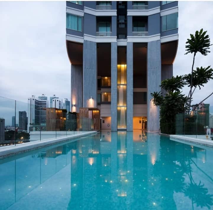 Luxury/phrompong/spacious 1br/5mins To Train - Bangkok