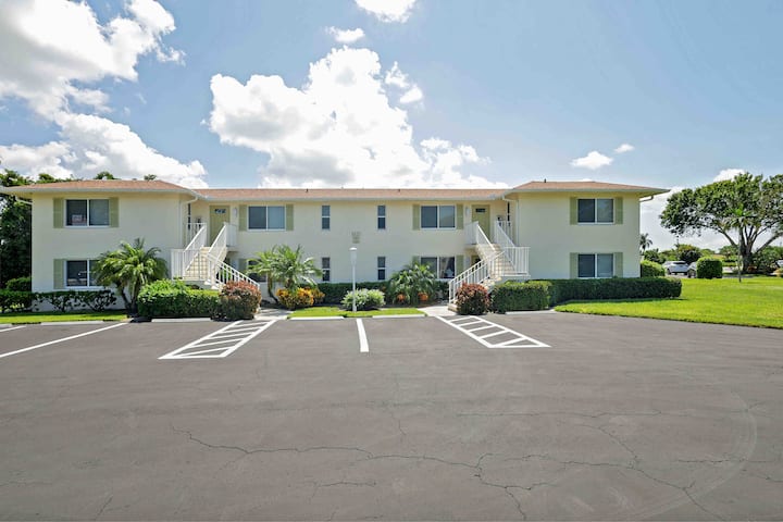 Modern Condo In Golf Community - Naples, FL