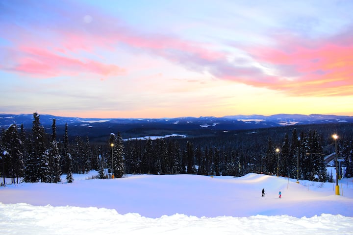 Big White Ski Condo Best Spot On The Mountain - Big White Ski Resort, BC
