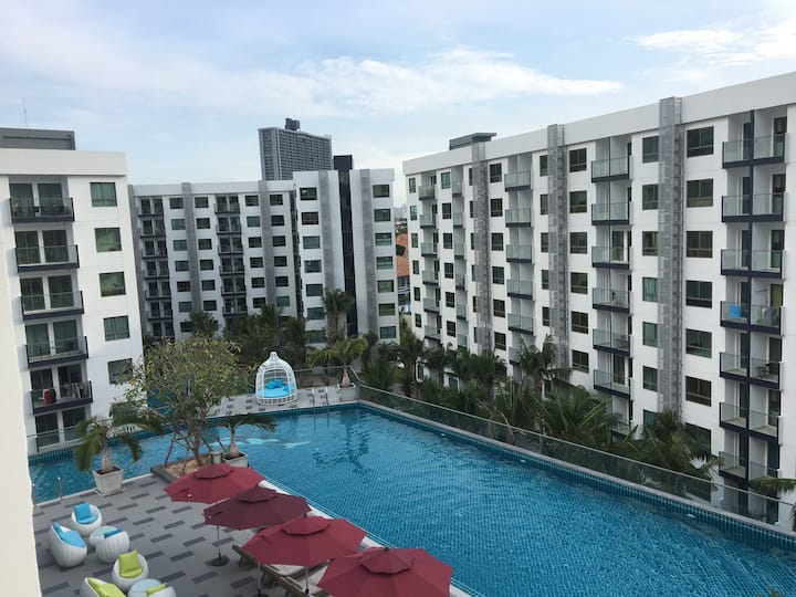 Arcadia Beach Resort (High Floor) Near Bali Hai - Thaiföld