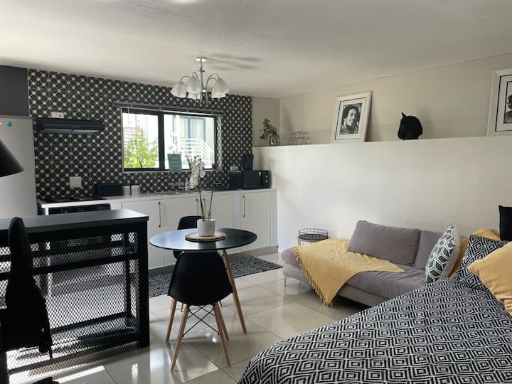 Modern Bachelor Pad - Windhoek