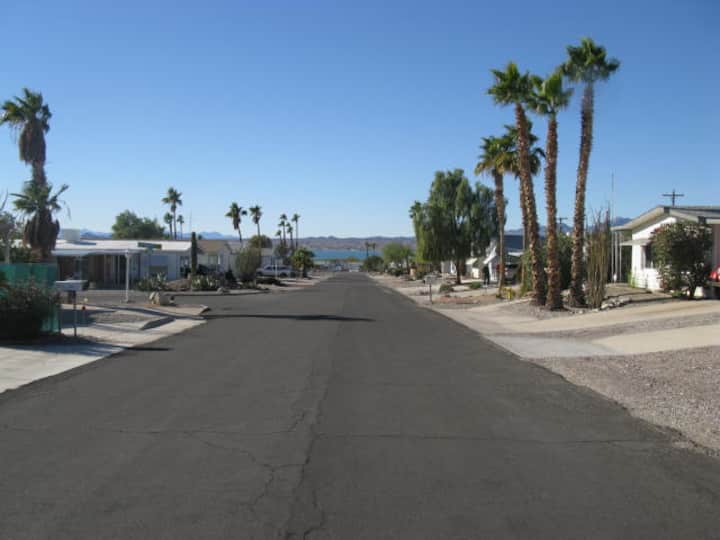 Two Blocks  To Windsor Beach Launch Ramp - Lake Havasu City, AZ