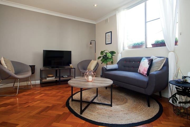 Appartement Rue De La Couronne Avec Parking - Sydney