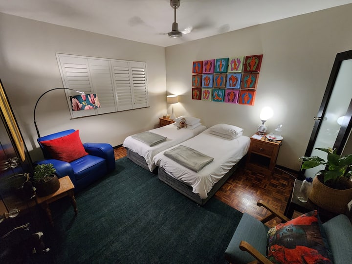 En-suite, Best Location, Views, Artistic, Friendly - Cape Town