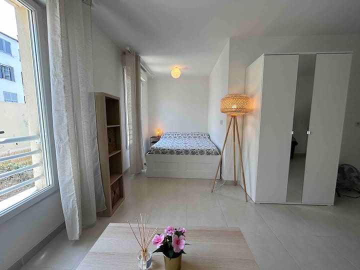 Spacious And Luminous Studio In The Heart Of Nice - ibis Nice Centre Gare