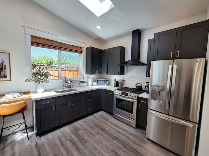 2 Bed/2 Bath Bungalow With Cozy Outdoor Space - Sonoma, CA