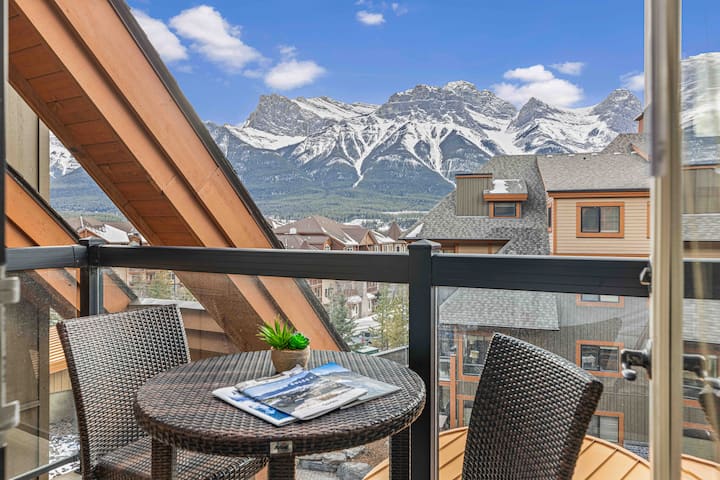 Tremendous Mountains Views 1br Condo/ 2 Balconies - 캔모어