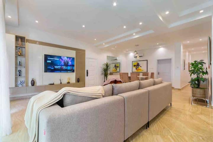 The Electric - 3bedroom Minimalist Apartment - Lagos