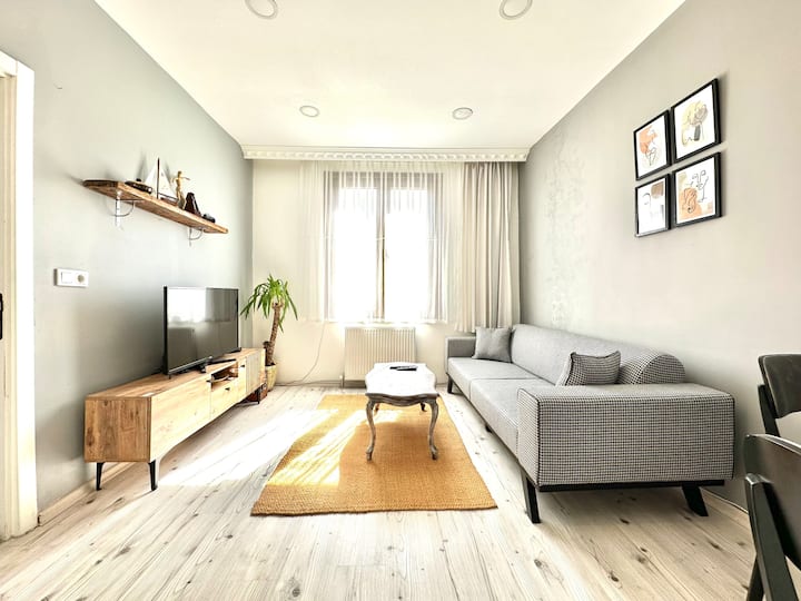 Historical Comfy Flat In Beyoğlu Tophane, Galata - İstanbul