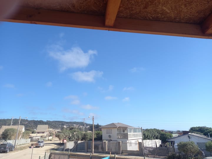 ¡Hermosa Y Pequeña Cabañita A Cuadra Del Mar - Pichilemu