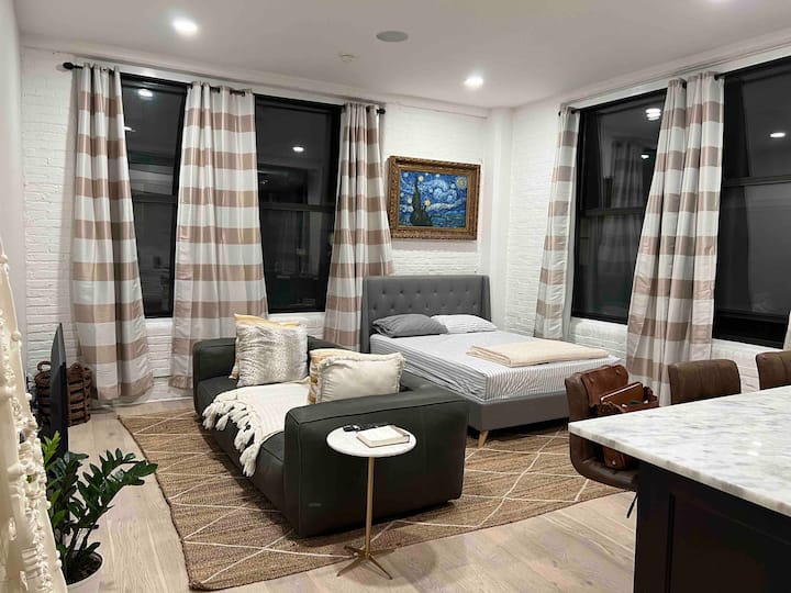Beautiful Brand New Cozy Studio Condo Message Me - Philadelphia, PA
