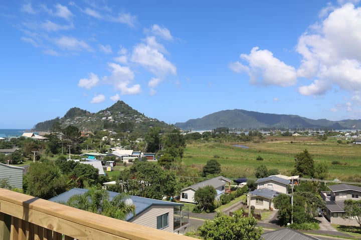Tairua Tree House Top Floor - Tairua