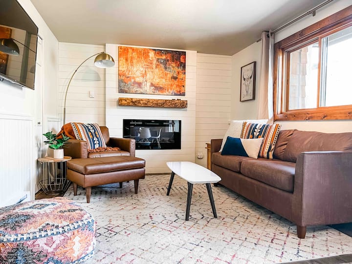 Cozy Retro Chic - Pool - Walk To Lifts! - Crested Butte, CO