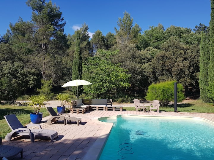 Cabanon Provencal Indépendant Dans Propriété - Bouches-du-Rhône
