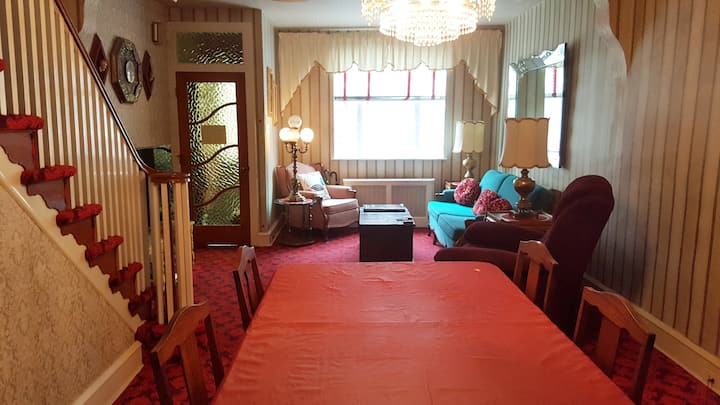 Contact Host: 1950 South Philly Italian Row Home - Glendora, NJ