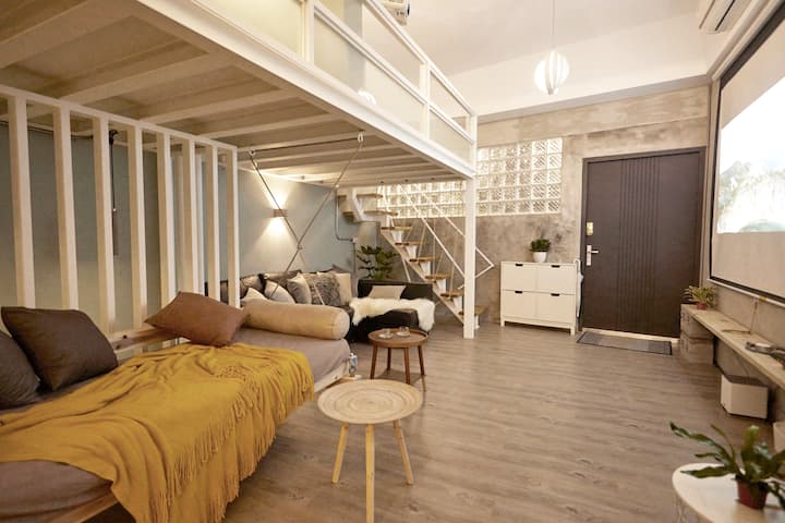 西門私寓-壹。西門站，雙層電梯公寓，大型投影設備，近台北車站，龍山寺（9人 - Taipéi