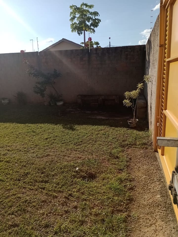 Casa Amarela Toda Imobiliada!
O Seu Aconchego. - Mogi Guaçu