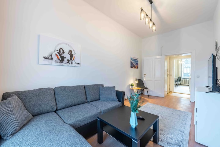 Trendy Quiet 3rms Aprt. In City Center - Teltow