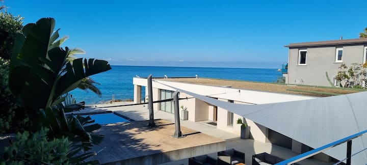 Maison Pieds Dans L'eau Ajaccio Avec Piscine - Ajaccio