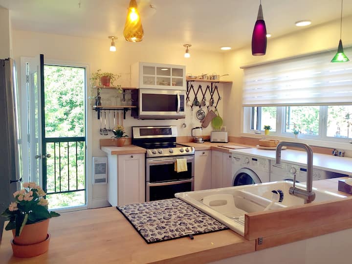 Chez Ping / A Sunny And Comfortable Place To Stay! - Montreal