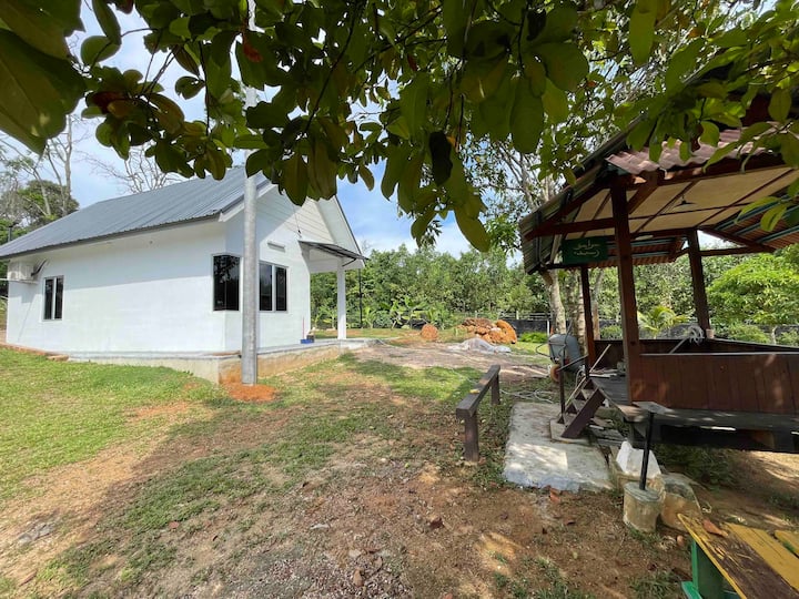Lambaian Homestay - Alor Gajah