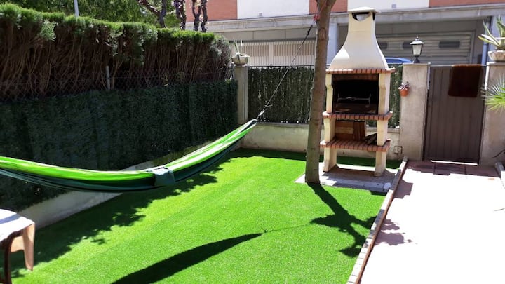 Casa Entera Con Jardín En Malgrat. Cerca De Playas - Malgrat de Mar