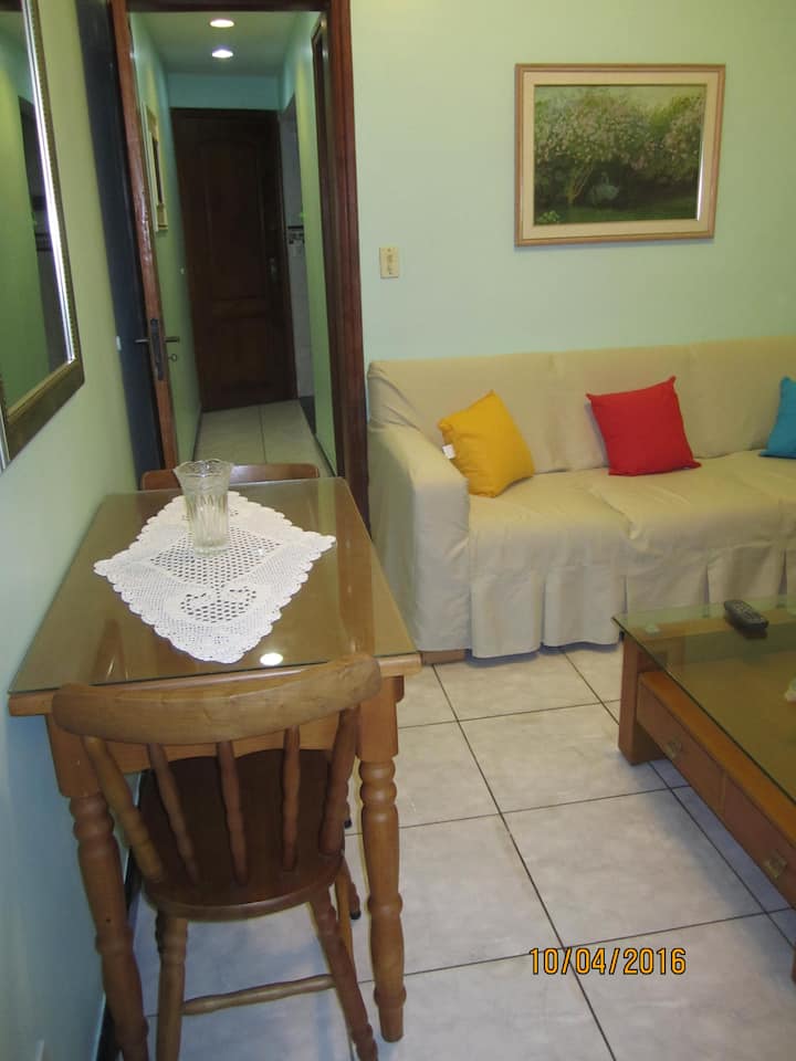 Apto. Em Copacabana, A 150m. Da Praia. - Copacabana