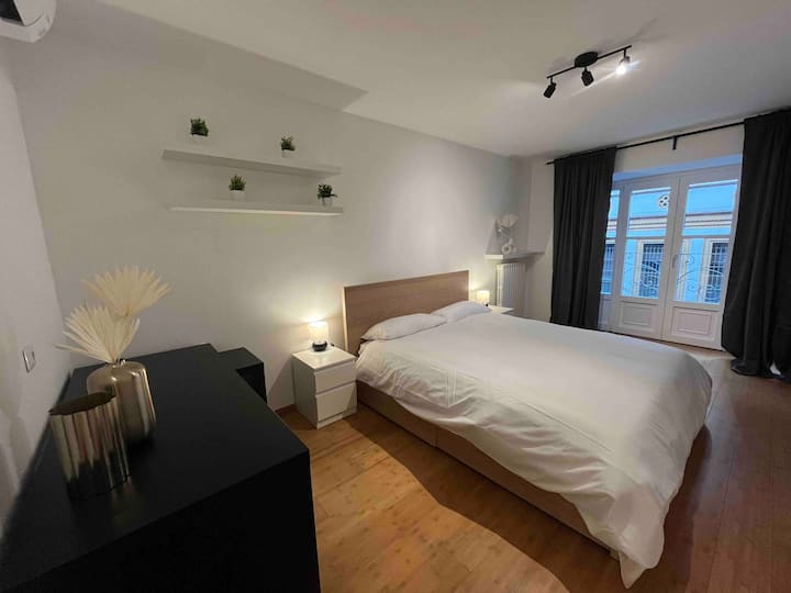 Appartamento Con 2 Camere E 2 Bagni, Porta Venezia - Milaan