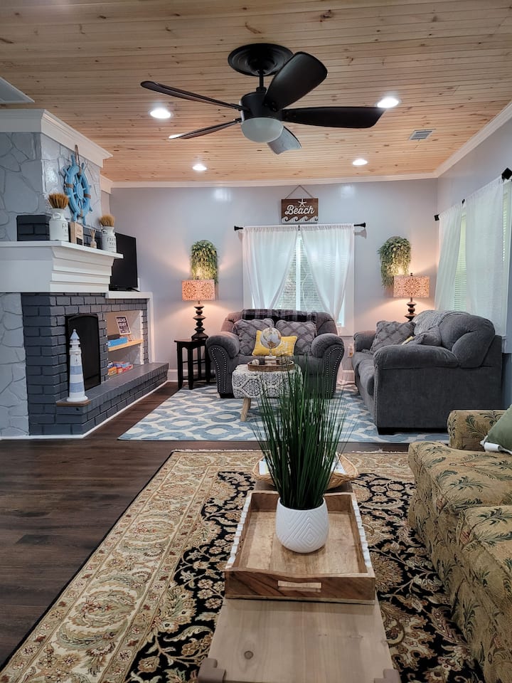 St Helena Island | 3br 2ba W/ Loft | Beach | Parks - Harbor Island, SC