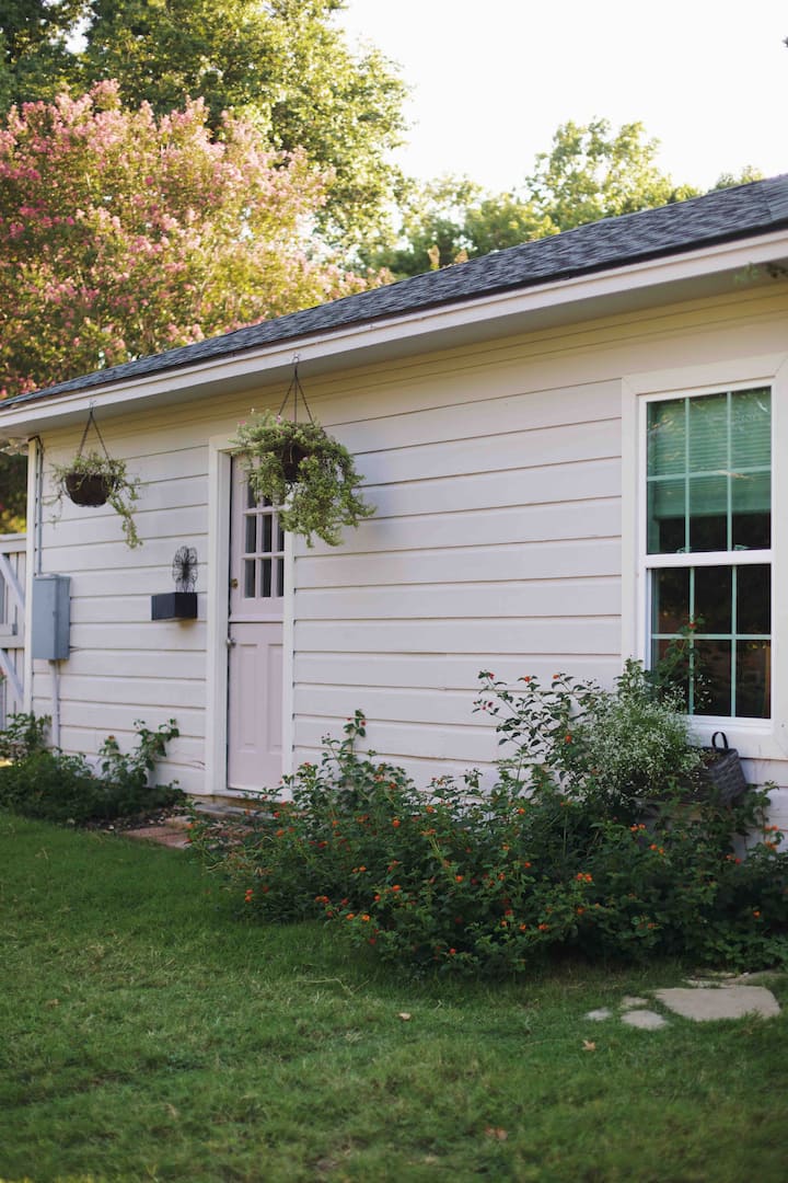 Charming Butterfly Haven Near Bishop Arts District - Dallas