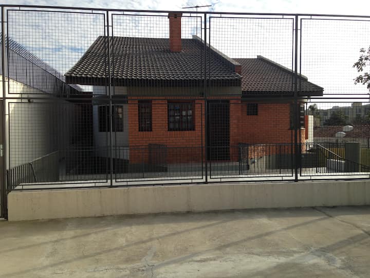 Casa Próximo Clube Curitibano Tênis E Arena - 쿠리티바