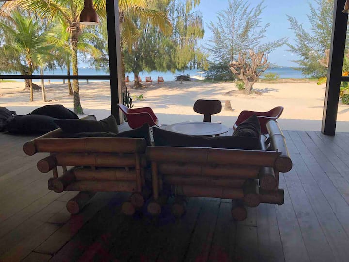 Case Hamer Houck Equateur - Libreville