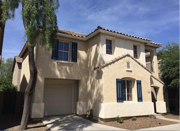 Clean & Quiet 4bd Near Airport & Downtown - Phoenix, AZ