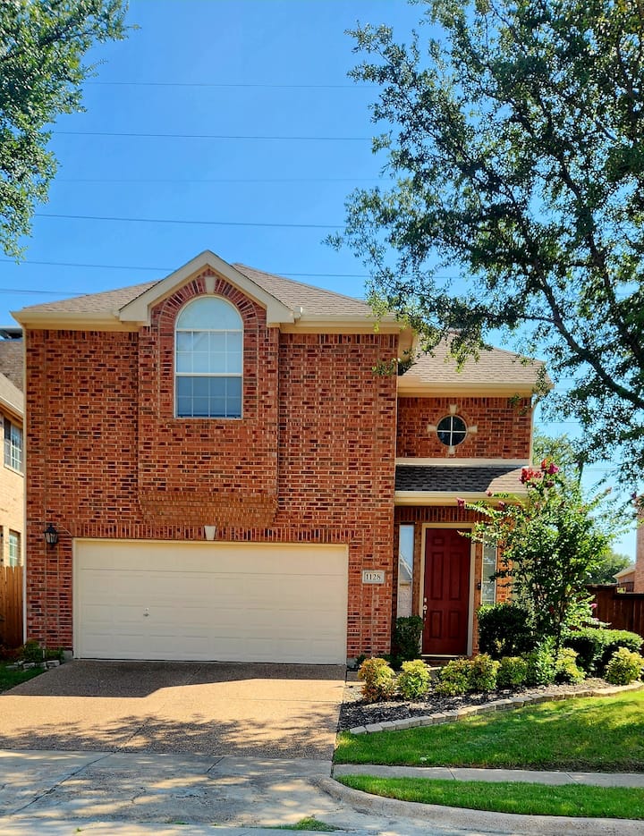 3br Home • 10 Min To Dfw • King Bed • Sleeps 6 - Irving, TX