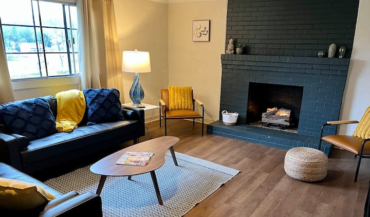 Modern & Magical 1 Bedroom In Park-like Setting - Roanoke, VA