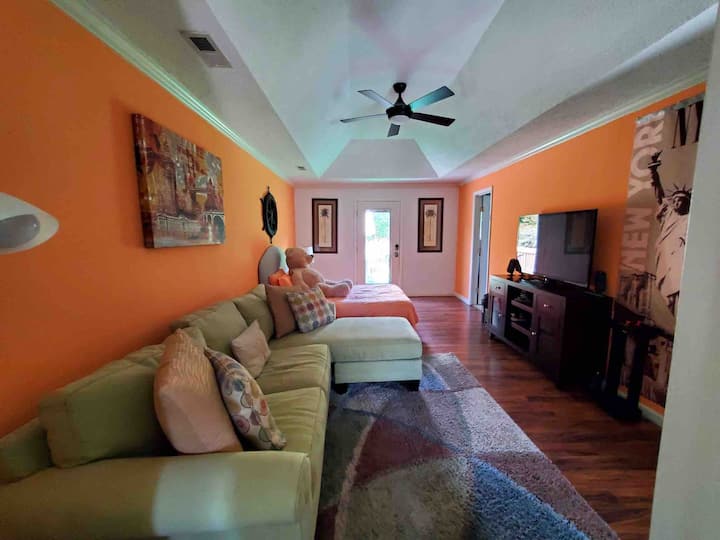 Cozy & Spacious Suite - Goose Creek, SC