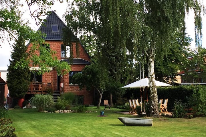 Souterrainzimmer Mit Bad U. Eigenem Eingang - Ratzeburg