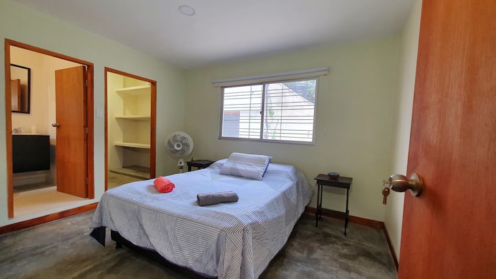 Central Cozy Private Bedroom With Private Bathroom - Minca