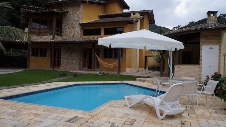 Casa Com áRea De Lazer Competa Região Itaipu - Niterói