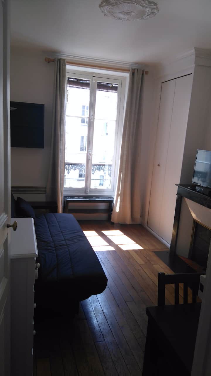 Sympathique Studio Bastille Roquette Voltaire - Paris