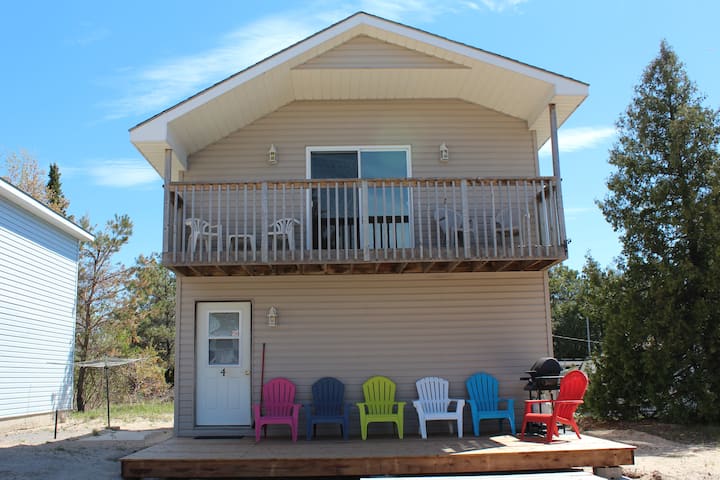 Sauble Beach Front Cottage 4 - Sauble Beach
