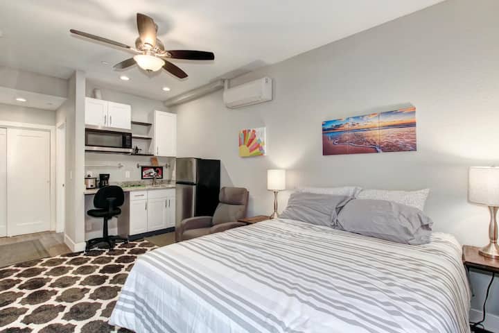 *Location Midtown !* New Studio (Hip 4- Studio) - Sacramento, CA