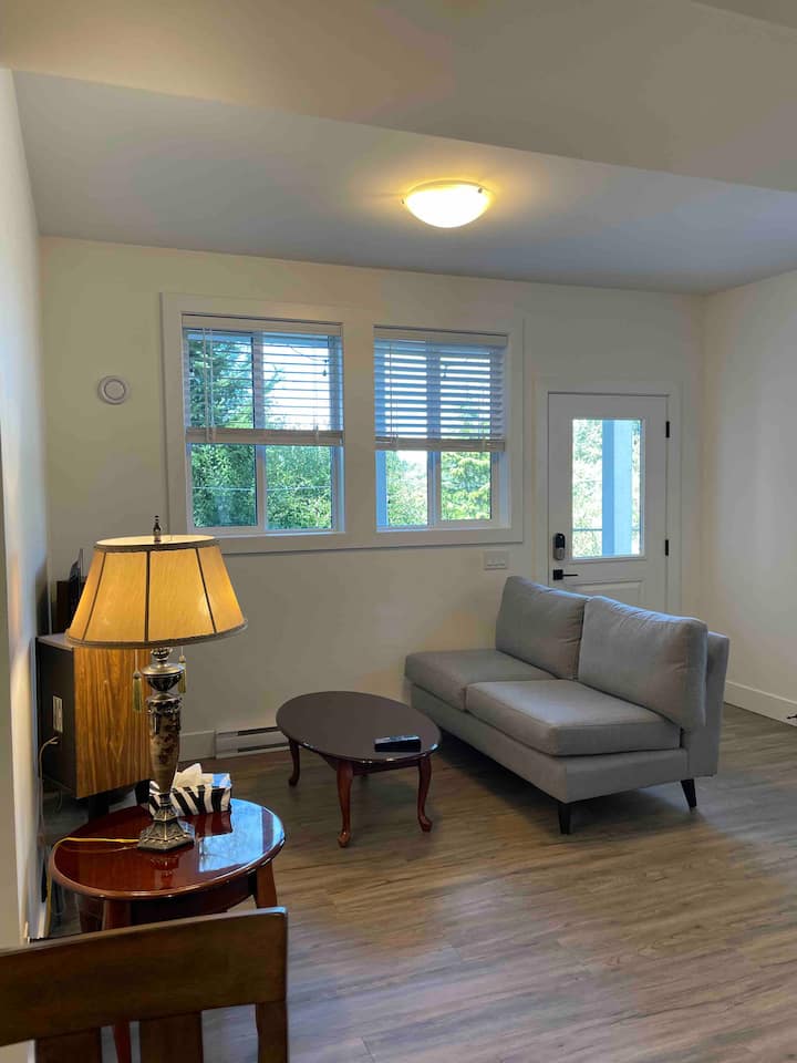 Victoria 2 Large Beds & Full Bath & Laundry - Langford