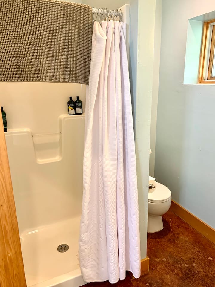 Detached Room W/private Bath - Corvallis, OR