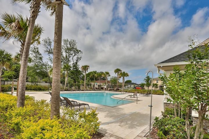 3br House |Backyard |Pool|travel Crib - リバービュー, FL