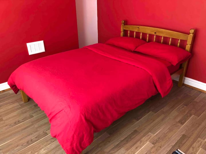 Large And Newly-renovated Room In Liverpool. - Liverpool