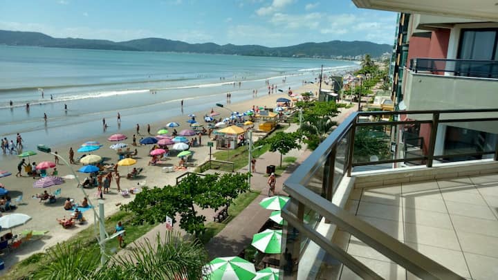 Apto Inteiro Frente Praia  Com 4 Suites 3 Garagem. - Itapema